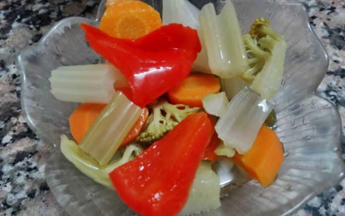 Conservas: Una sencilla receta para elaborar pickles de campo casero ...