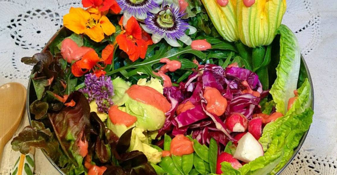 Estas 25 flores que se pueden comer y sirven para decorar los platos ...