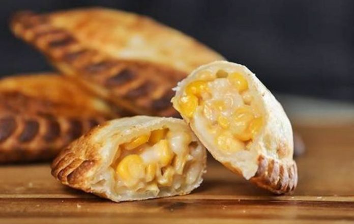Fácil receta de la empanada de choclo y queso - Infoagro