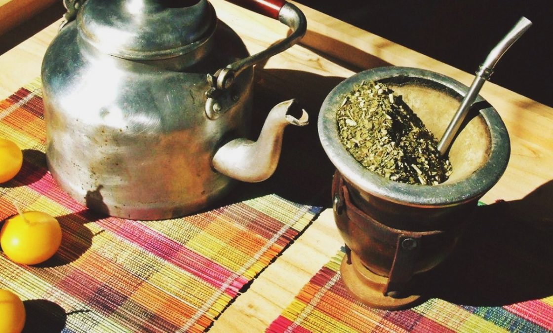 ¿Tibia o caliente? Cuál es la temperatura ideal del agua para el mate ...