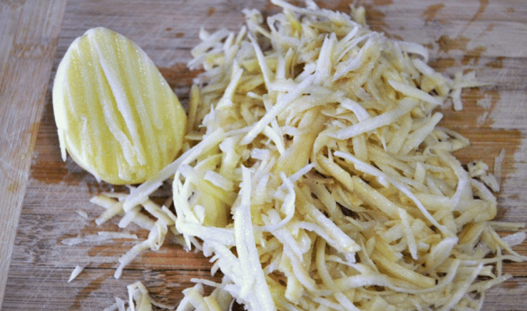 Prepará la tortilla con papa rallada de manera muy fácil - Infoagro