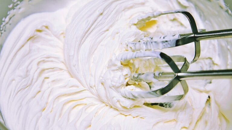 ¿Cómo conservar la crema chantilly correctamente? ¿Cuánto dura? - Infoagro